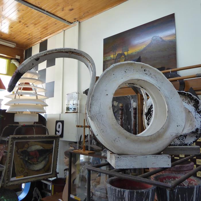ORIGINAL LARGE TYRE SWAN FROM THE 1960S - Mark Denver